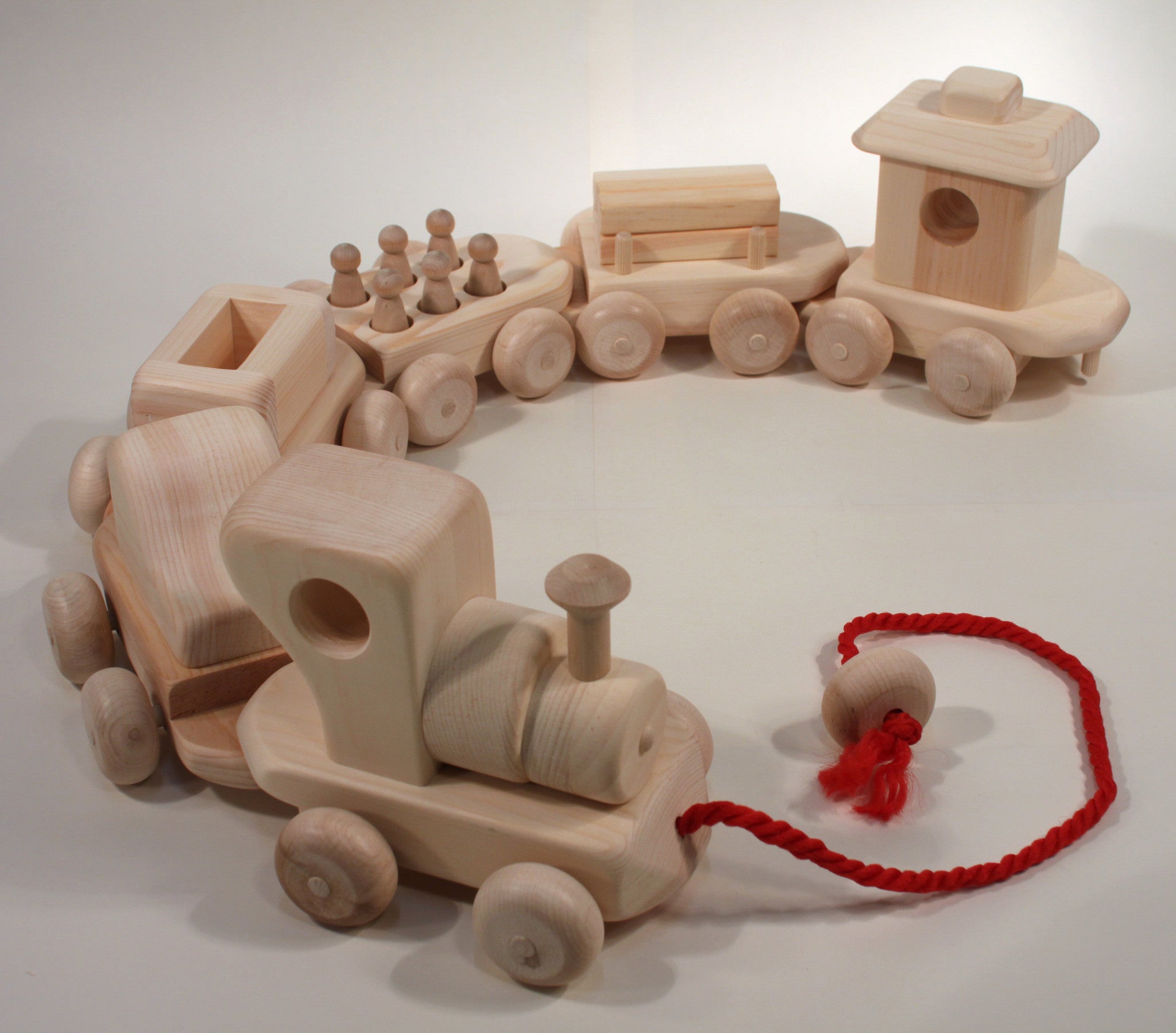 Large Pull Train – A Toy Garden